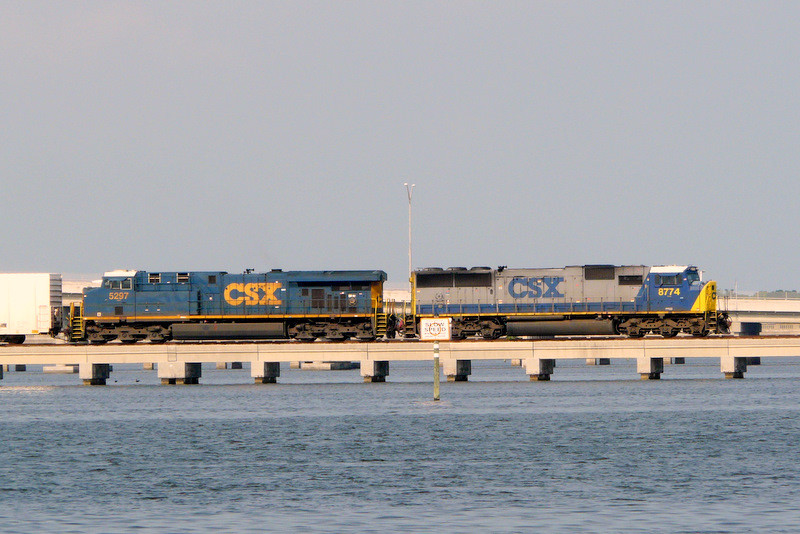 CSX 8774 & 5297